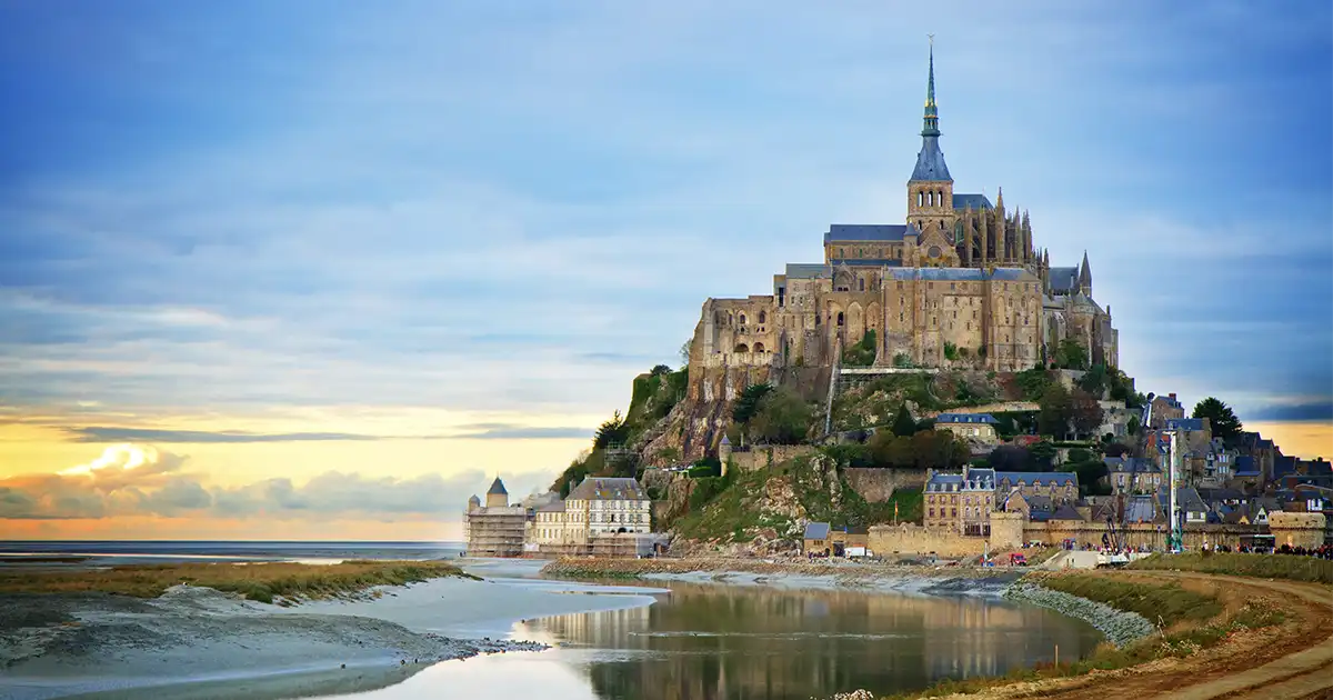 Book Mont-Saint-Michel Tickets and Day Tours from Paris 2025